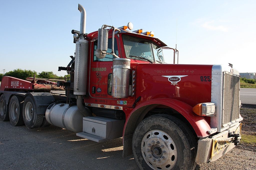 16. Tornado Trucking big rig 0047.jpg - Day 2 - 28th April - Netweather ...